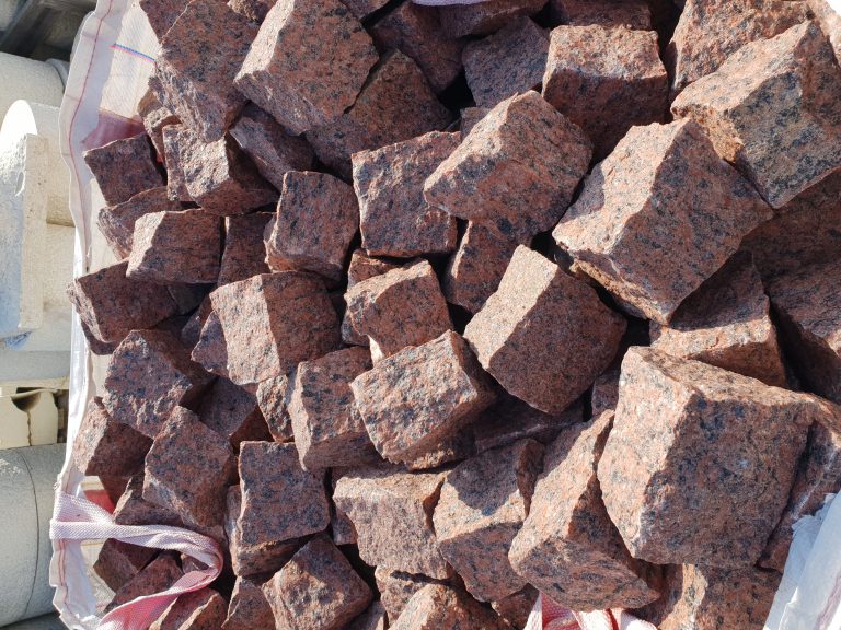 Granit Pflastersteine Vanga rot 8/11 ca. 1 to. - Naturstein Centrum LPM