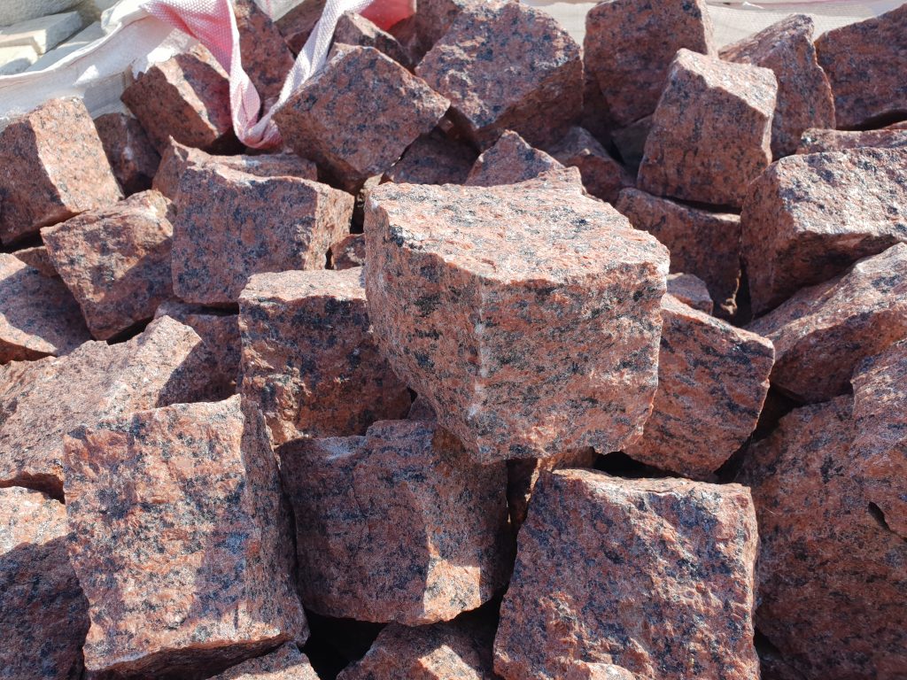 Granit Pflastersteine Vanga rot 8/11 ca. 1 to. - Naturstein Centrum LPM