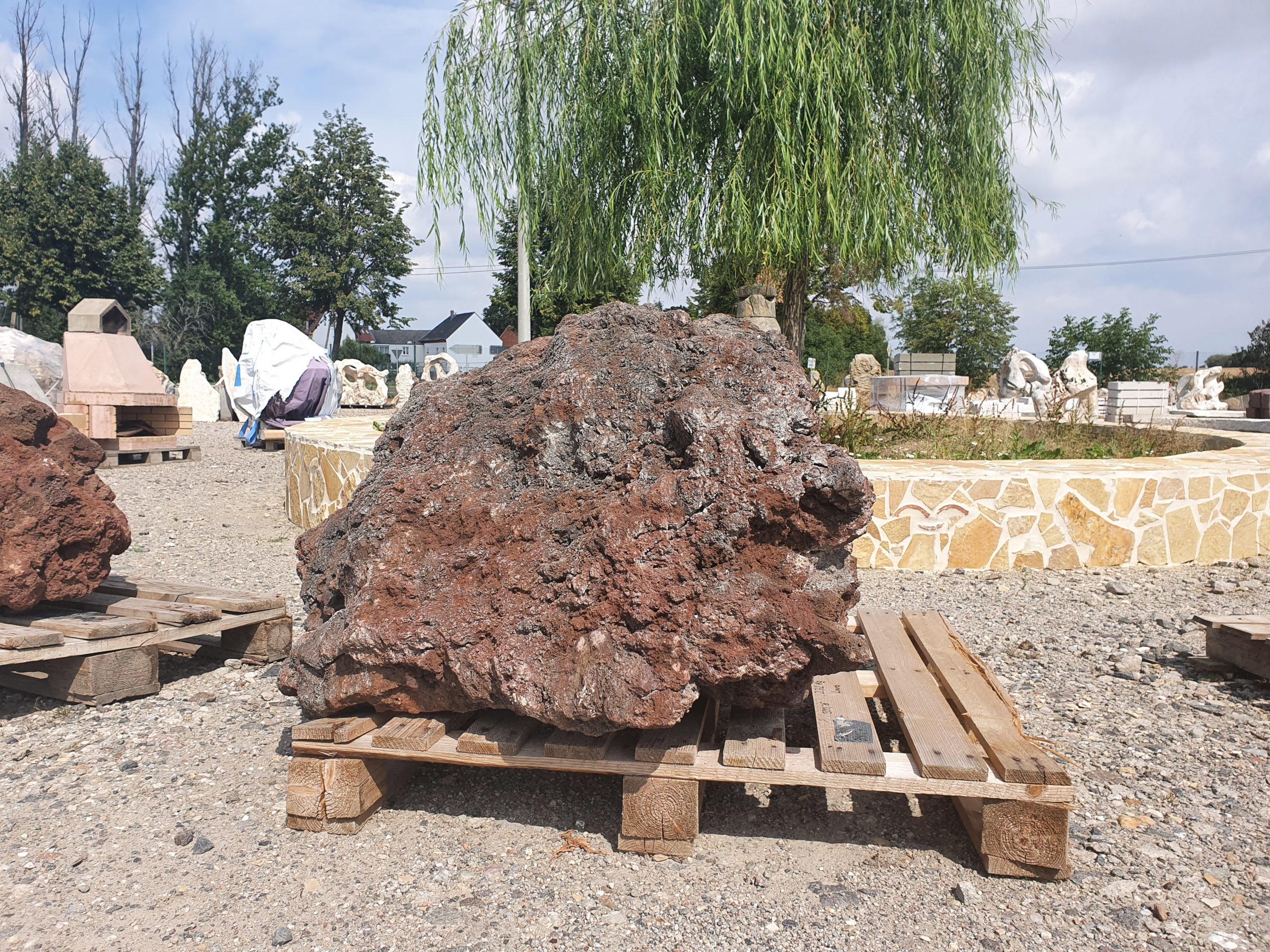 lava-findling - Naturstein Centrum LPM